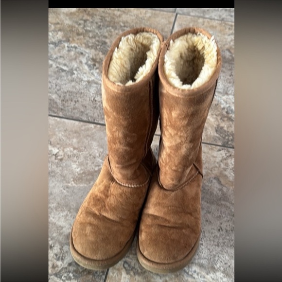 UGG | Shoes | Ugg Boots Size 6 Good Used Condition With Showing Signs ...